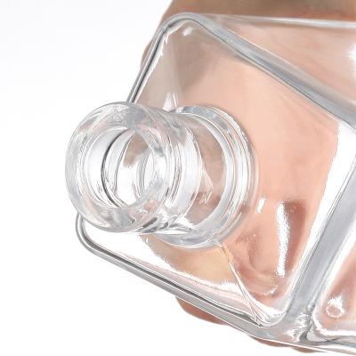 Cina Extra Flint Glass Gin Vodka Whisky Whiskey Tequila Bottiglia con sughero 500ml 700ml 750ml in vendita