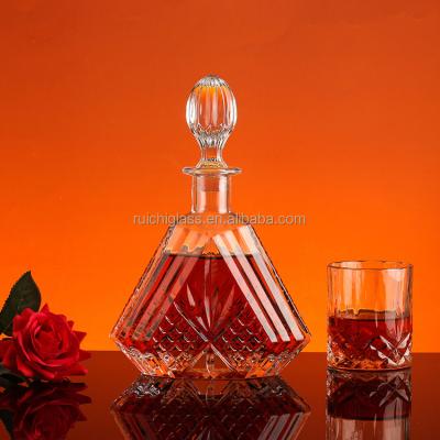 Cina Bottiglie di vetro a stampa calda di forma classica per liquori in stampa in rilievo in vendita