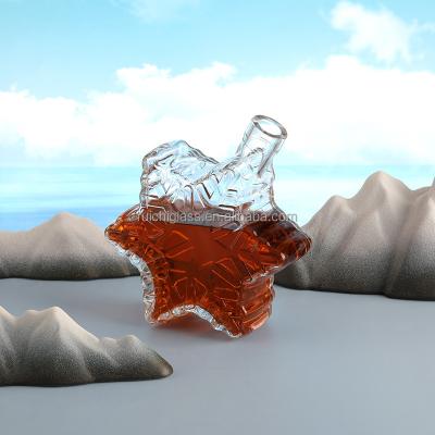 Cina 500 ml 700 ml Forma di foglia di acero Vetro Spirito Liquore Vino Whisky Vodka Bottiglia Con Capo in vendita