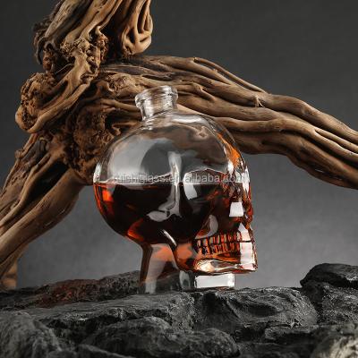 China 750 ml de Whisky Vodka garrafa de vidro com cortiça personalizar tipo de vedação e design único à venda