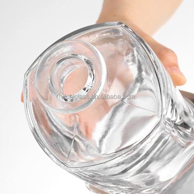 Cina Aggiungi un tocco di eleganza al tuo bar con le nostre bottiglie da 500 e 750 ml in vendita