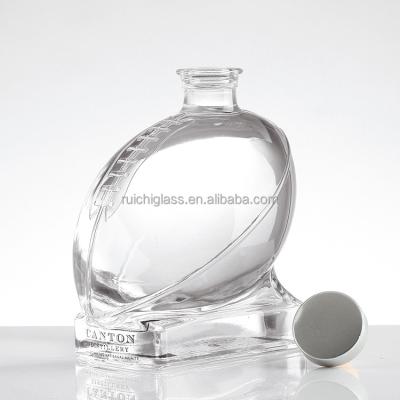 China Estampagem a Quente Botas de Vidro Super Flint 375ml 500ml 750ml Custom Fancy em forma com tampa à venda