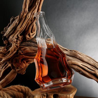 Cina Bottiglie di vetro Super Flint in 100 ml 200 ml 250 ml 500 ml 700 ml 1000 ml per vino e liquori in vendita