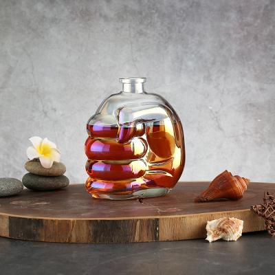 Cina Alcolici personalizzati 700 ml Bottiglia di gin in forma quadrata Alcol vuoto Brandy Bottiglie di vetro di whisky in vendita