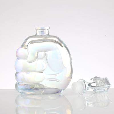 Cina Alcolici personalizzati 700 ml Bottiglia di gin in forma quadrata Alcol vuoto Brandy Bottiglie di vetro di whisky in vendita