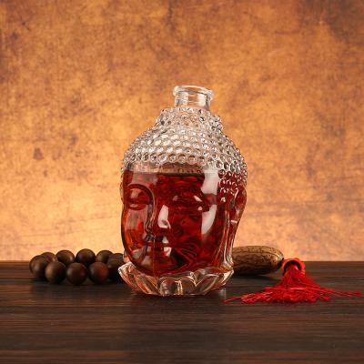 Cina Bottine di vino in vetro quadrato su misura Bottiglie di gin con tappo e stampa in oro in vendita
