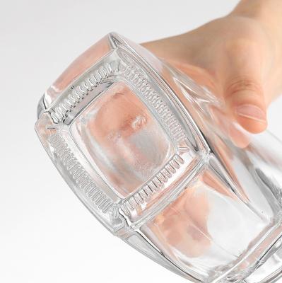 Cina Bottiglie di vetro personalizzate per brandy Tequila Gin Liquor 500ml 700ml 750ml Screw Cap Cork in vendita