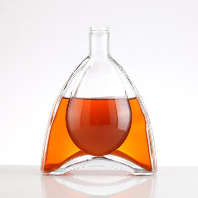 Cina Bottiglia di vetro di vodka di design personalizzato con materiale di colletto in plastica di alluminio PP Perfetto in vendita