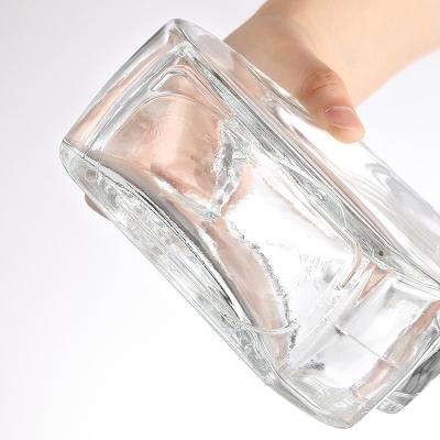 Cina Bottiglia di whisky a forma di chitarra in vetro Super Flint per vino liquido Vodka Tequila in vendita