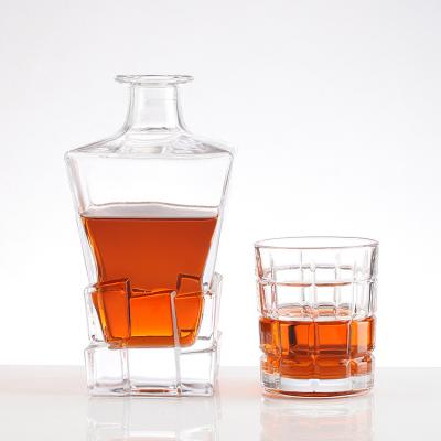 Cina Personalizza 750ml bottiglia di vetro bianco per whisky acqua vino liquore vodka brandy e Xo in vendita