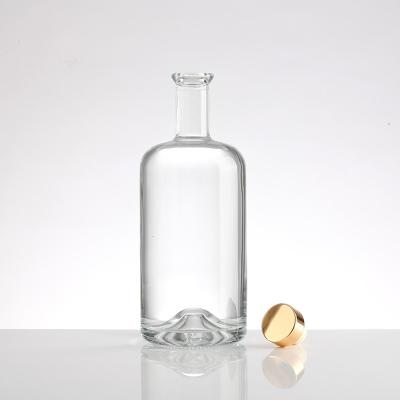 Cina Bottiglia di vodka in vetro trasparente su misura da 750 ml per la stampa a caldo nell' imballaggio delle bevande in vendita