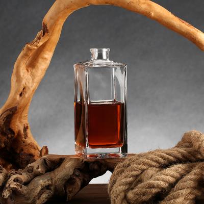 Cina Bottiglia di vino in vetro Super Flint 200 ml 400 ml 500 ml 750 ml 1000 ml per liquori e whisky in vendita