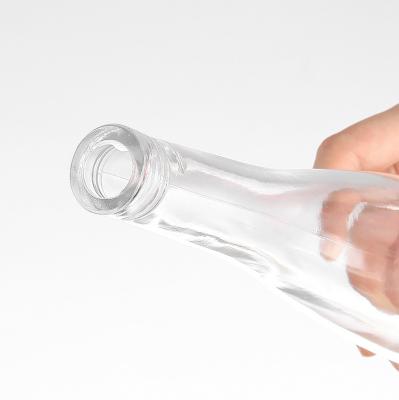 Cina Bottiglia di vodka vuota 375ml 500ml 750ml 1000ml Bottiglia di vetro per bevande alcoliche in vendita