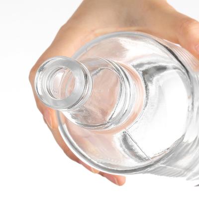Cina Bottiglia in vetro piatto da 200 ml per vodka whisky gin tipo di sigillatura personalizzare Spedizione rapida in vendita