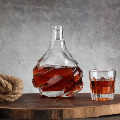 Cina Industrial Beverage Custom Logo Brandy Gin Whiskey Vodka Bottiglia con coperchio Custom Make in vendita