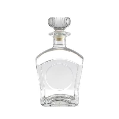 Cina Collare in alluminio in plastica in PP con incisione su misura Bottiglia di vetro da 750 ml per liquori Xo Brandy Alcol in vendita