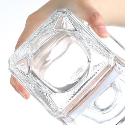 Cina Collare in alluminio in plastica in PP con incisione su misura Bottiglia di vetro da 750 ml per liquori Xo Brandy Alcol in vendita