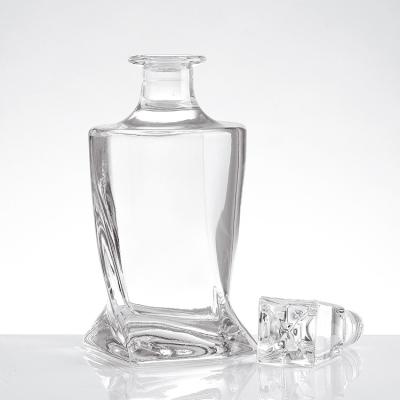 Cina Super Flint Glass Forma rettangolare 700ml Liquore Tequila Vodka Bicchiere per bevande alcoliche in vendita