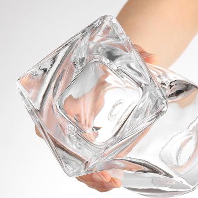 Cina Super Flint Glass Forma rettangolare 700ml Liquore Tequila Vodka Bicchiere per bevande alcoliche in vendita