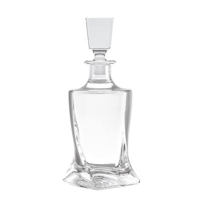 Cina Super Flint Glass Forma rettangolare 700ml Liquore Tequila Vodka Bicchiere per bevande alcoliche in vendita