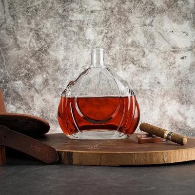 Cina 500 ml 200 ml 700 ml 750 ml Super Flint Glass Vuoto Chiaro Brandy Bottiglia di whisky con sughero in vendita