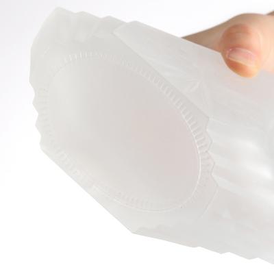 Cina Bottiglia di vetro di cristallo vuoto ghiacciato da 500 ml con materiale di colletto in PP di plastica di alluminio in vendita