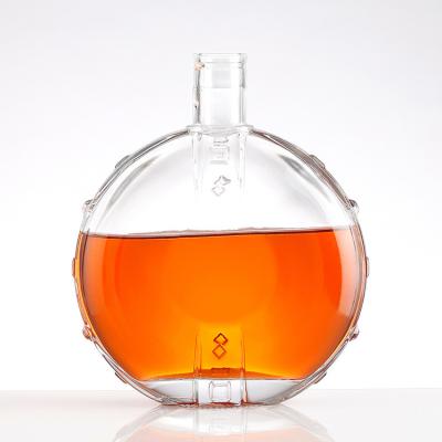 Cina Manipolazione superficiale a caldo 700 ml 750 ml Luxury Brandy Glass Bottle Spirits Bottle in vendita