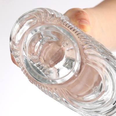 Cina Grande bottiglia di brandy da 700 ml fatta di vetro di Super Flint per Whiskey Gin Rum Vodka personalizzato in vendita