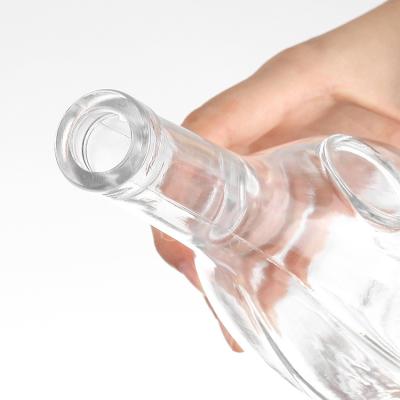 Cina Forma personalizzata Rotondo Quadrato Decal Logo Imposta Etichetta 700ml 750ml Bottiglia di vetro per bevande in vendita