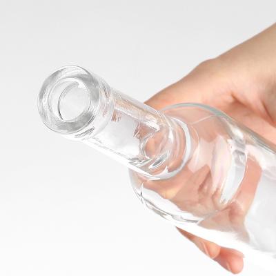 Cina Super Flint Glass Custom Empty Olive Oil 500ml Bottiglie di vetro per vodka liquore in vendita