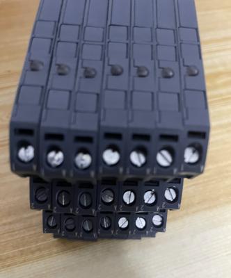 Cina 3RQ3018-1AB00 Siemens Copertura Relay Output Screw Terminal SIRIUS 3RQ3 Disegno del corpo stretto in vendita