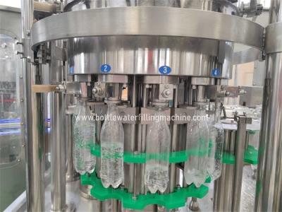 China 2500BPH carbonatou o capsulador do enchimento da soda da bebida com sistema do CIP à venda