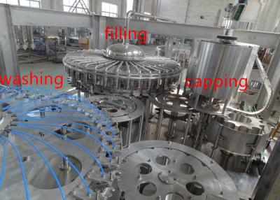 Cina Imbottigliatrice di plastica automatica SUS304 15000bph dell'acqua potabile CGF40-40-12 in vendita
