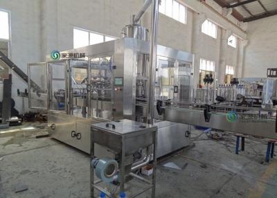 Cina Imbottigliatrice dell'acqua minerale del commestibile per la catena di imballaggio della bevanda su misura in vendita