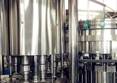 中国 4000p/H - 6000p/H PCL の制御によって炭酸塩化される飲み物の充填機、証明されるセリウム 販売のため