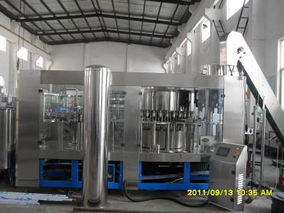 Cina Macchina di rifornimento completamente automatica della bottiglia rotonda con l'acciaio inossidabile 304 del commestibile in vendita