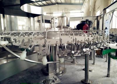 Cina Linea automatica dell'imbottigliamento dell'ANIMALE DOMESTICO su misura 2500 kg/h per l'imbottigliamento del succo in vendita