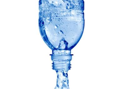 Cina La soda ha carbonatato il riempitore/macchina inscatolatrice gassosi della bottiglia della macchina di rifornimento della bevanda in vendita