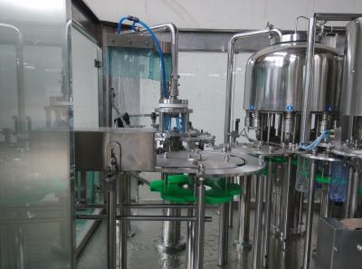 Cina 3 - 1 linea di produzione pura a basso rumore in- dell'acqua dell'imbottigliatrice dell'acqua 500ml in vendita