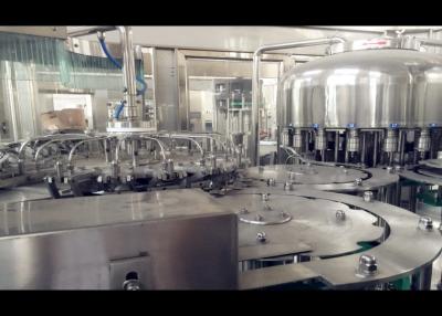 China Equipamento de engarrafamento totalmente automático do suco de fruto da máquina de enchimento da bebida do suco à venda