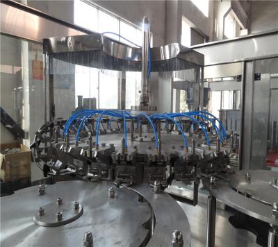 Cina Imbottigliatrice di plastica professionale dell'imbottigliatrice/succo in vendita
