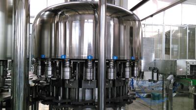 Cina piccola macchina di rifornimento dell'acqua minerale della bottiglia dell'animale domestico 5000-6000bph con l'alta velocità in vendita