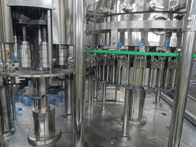 Cina PET la macchina di rifornimento della bevanda della bottiglia/macchine/impianti gassosi acqua frizzante in vendita
