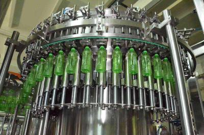 Cina Imbottigliatrice dell'acqua frizzante/macchinario/linea, piante della soda di carbonatazione in vendita