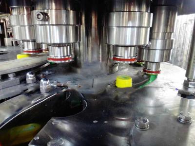 Cina Imbottigliatrice dell'acqua frizzante/macchinario/linea, piante della soda di carbonatazione in vendita
