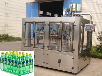 中国 ペットびんのための自動ガラス ビン光っている水/清涼飲料の充填機 販売のため