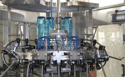 Cina Macchina di rifornimento automatica dell'acqua frizzante/bibita della bottiglia di vetro per la bottiglia dell'ANIMALE DOMESTICO in vendita