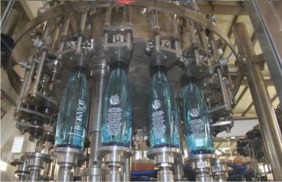 Cina Macchina di rifornimento automatica dell'acqua frizzante/bibita della bottiglia di vetro per la bottiglia dell'ANIMALE DOMESTICO in vendita