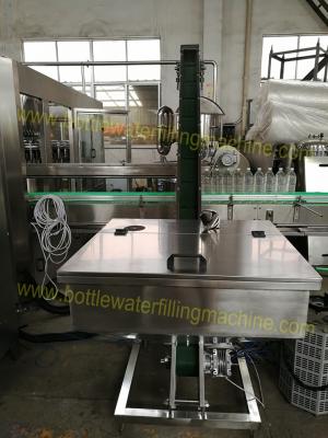 Cina Completi la linea di produzione dell'acqua in bottiglia, attrezzatura imbottigliante dell'acqua in vendita