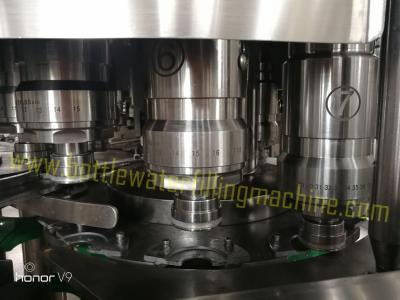 Cina Completi la linea di produzione dell'acqua in bottiglia, attrezzatura imbottigliante dell'acqua in vendita